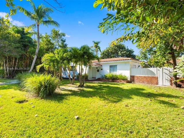 3 bedroom luxury Villa for sale in Key Biscayne, Florida
