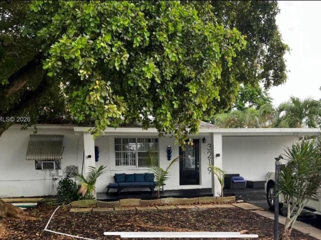 3 bedroom luxury Villa for sale in Lake Worth, Florida