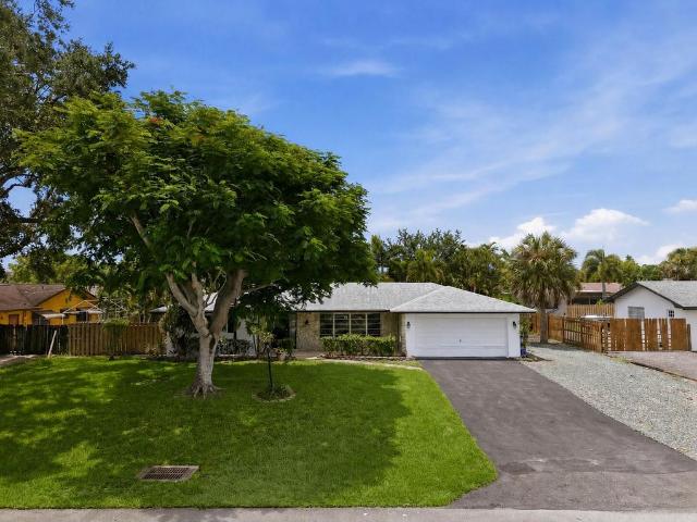 3 bedroom luxury Villa for sale in Lake Worth, Florida