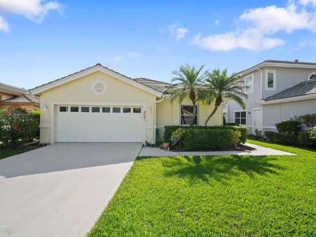 3 bedroom luxury Villa for sale in Lake Worth, Florida