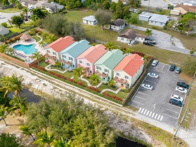 3 bedroom luxury Villa for sale in Lake Worth, Florida