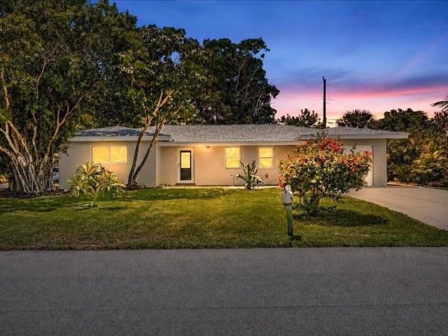3 bedroom luxury Villa for sale in Lantana, Florida