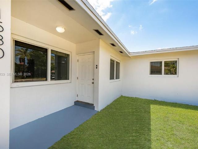 3 bedroom luxury Villa for sale in Lauderhill, Florida