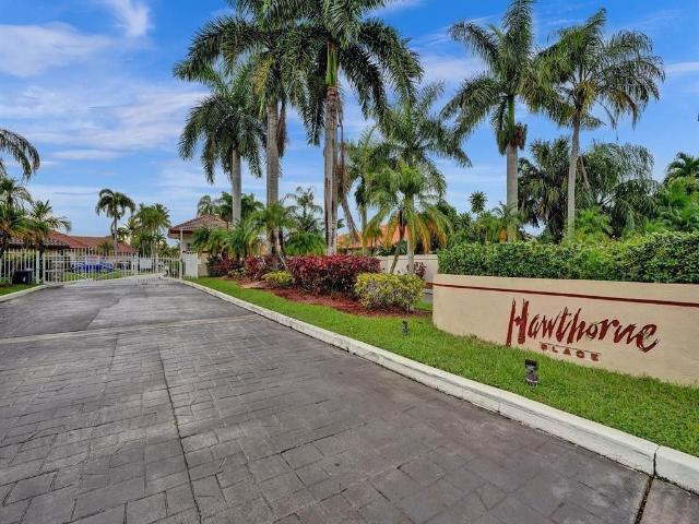 3 bedroom luxury Villa for sale in Lauderhill, Florida