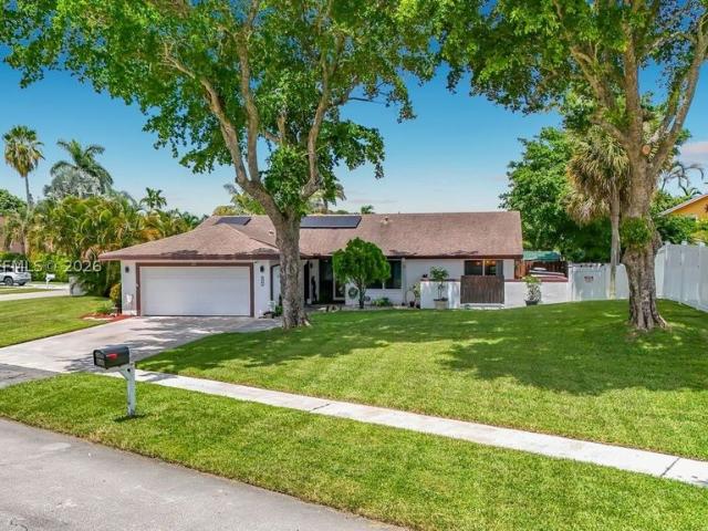 3 bedroom luxury Villa for sale in Lauderhill, Florida