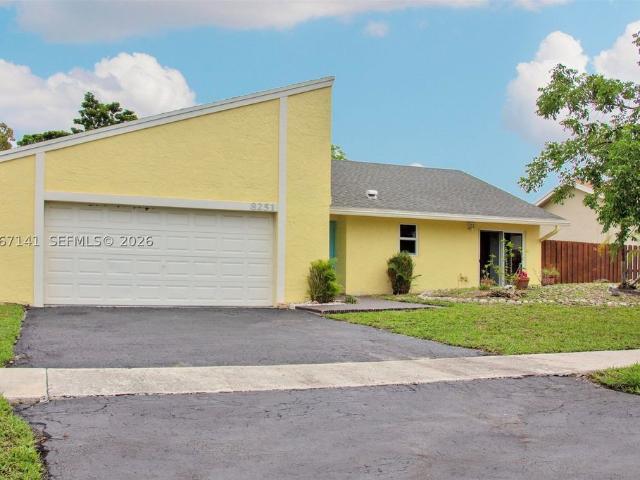 3 bedroom luxury Villa for sale in Lauderhill, Florida