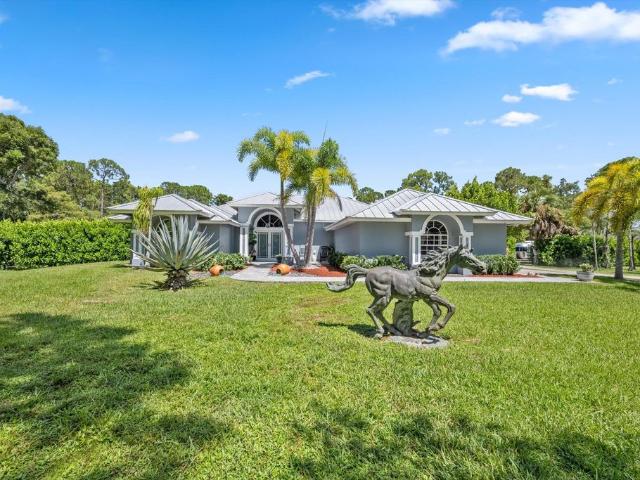 3 bedroom luxury Villa for sale in Loxahatchee Groves, Florida