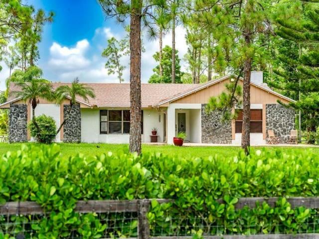 3 bedroom luxury Villa for sale in Loxahatchee Groves, Florida