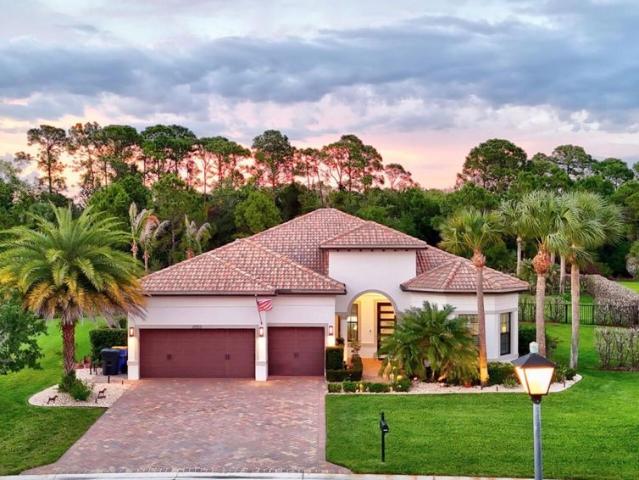 3 bedroom luxury Villa for sale in Palm City, Florida
