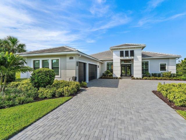 3 bedroom luxury Villa for sale in Palm City, Florida