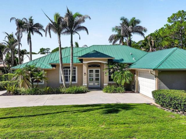 3 bedroom luxury Villa for sale in Palm City, Florida