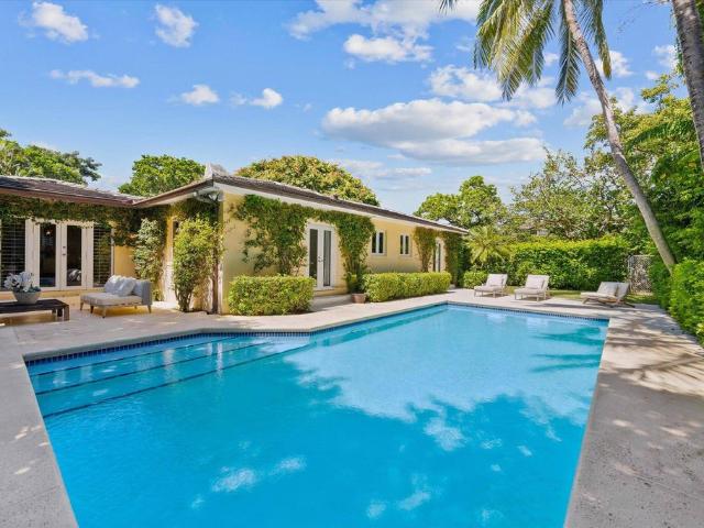3 bedroom luxury Villa for sale in Palm Beach, Florida