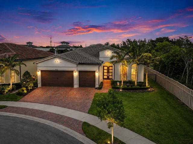 3 bedroom luxury Villa for sale in Parkland, Florida