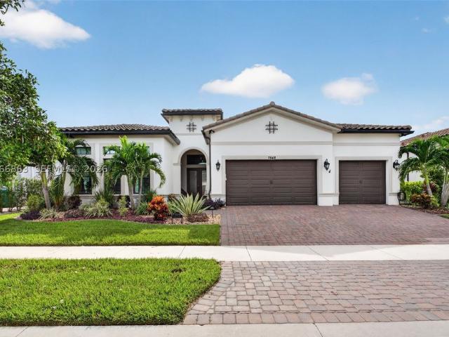 3 bedroom luxury Villa for sale in Parkland, Florida