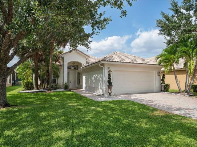 3 bedroom luxury Villa for sale in Parkland, Florida