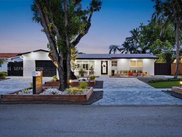 3 bedroom luxury Villa for sale in Pembroke Pines, Florida