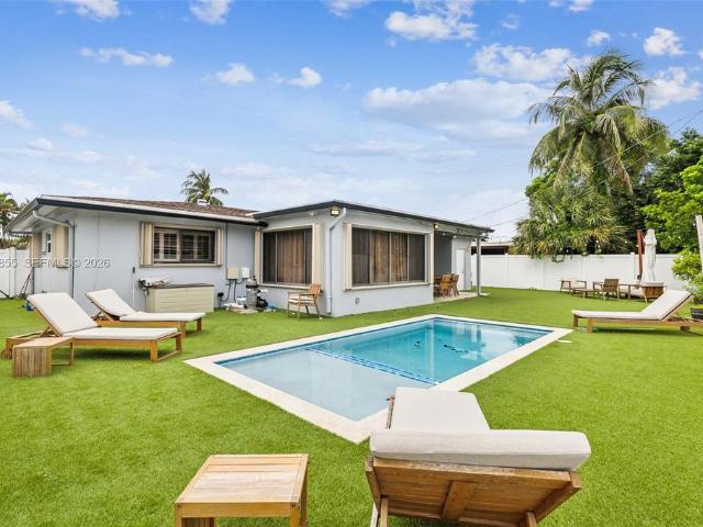 3 bedroom luxury Villa for sale in Pembroke Pines, Florida