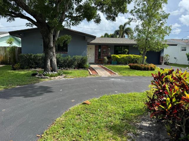 3 bedroom luxury Villa for sale in Pembroke Pines, Florida