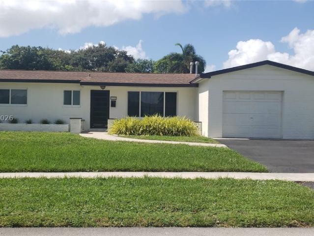 3 bedroom luxury Villa for sale in Pembroke Pines, Florida