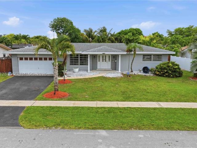 3 bedroom luxury Villa for sale in Plantation, Florida