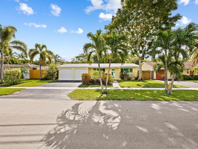 3 bedroom luxury Villa for sale in Plantation, Florida