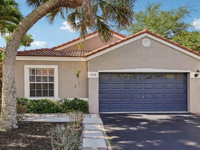 3 bedroom luxury Villa for sale in Plantation, Florida