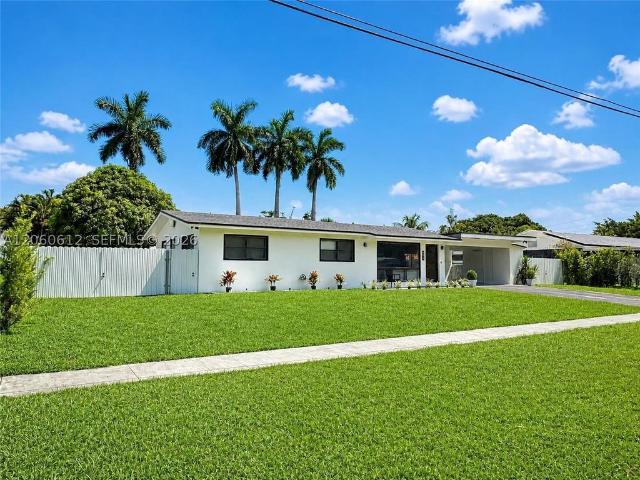3 bedroom luxury Villa for sale in Plantation, Florida