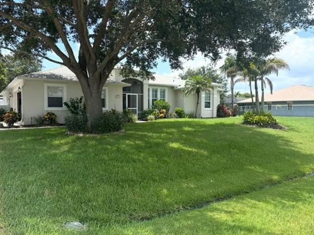 3 bedroom luxury Villa for sale in Port Saint Lucie, Florida