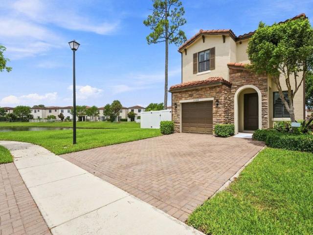 3 bedroom luxury Villa for sale in Riviera Beach, Florida