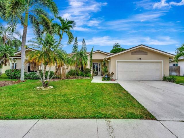 3 bedroom luxury Villa for sale in Royal Palm Beach, Florida