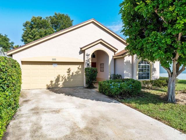 3 bedroom luxury Villa for sale in Royal Palm Beach, Florida