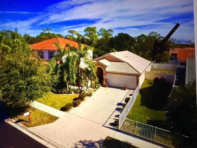 3 bedroom luxury Villa for sale in Royal Palm Beach, Florida