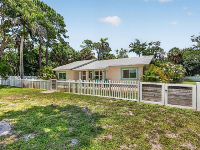 3 bedroom luxury Villa for sale in Stuart, Florida