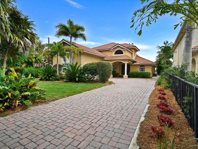 3 bedroom luxury Villa for sale in Stuart, Florida