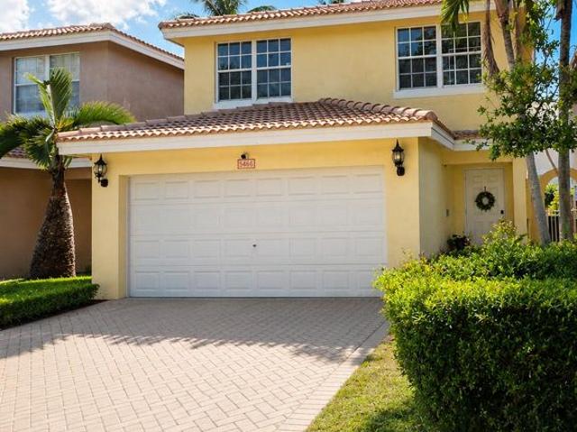 3 bedroom luxury Villa for sale in Sunrise, Florida