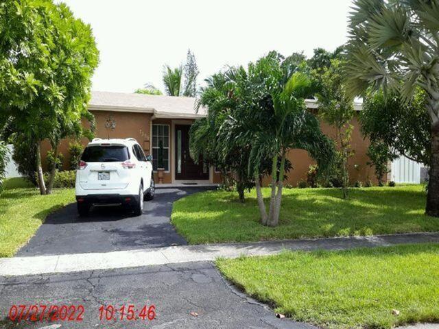 3 bedroom luxury Villa for sale in Sunrise, Florida