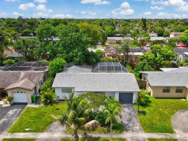 3 bedroom luxury Villa for sale in Sunrise, Florida