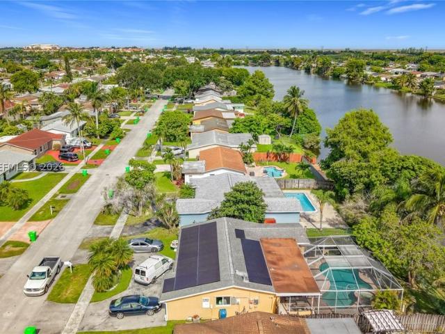 3 bedroom luxury Villa for sale in Sunrise, Florida
