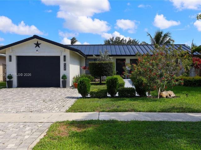 3 bedroom luxury Villa for sale in Sunrise, Florida