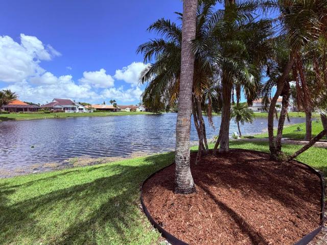 3 bedroom luxury Villa for sale in Tamarac, Florida