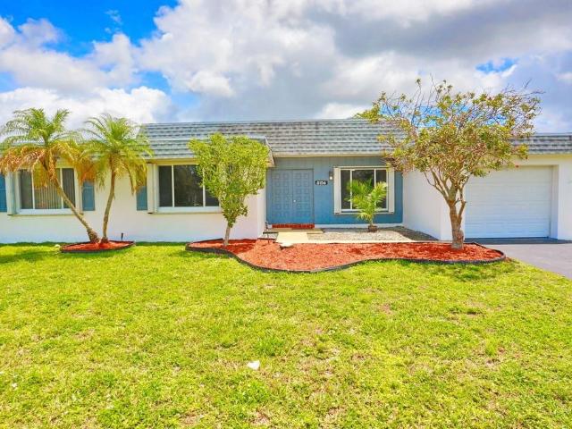 3 bedroom luxury Villa for sale in Tamarac, Florida