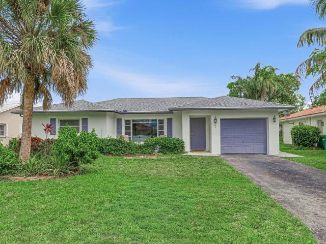 3 bedroom luxury Villa for sale in Tamarac, Florida