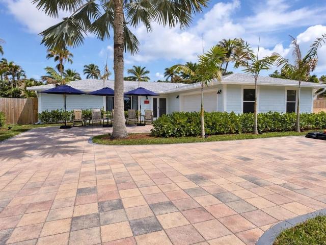 3 bedroom luxury Villa for sale in Tequesta, Florida