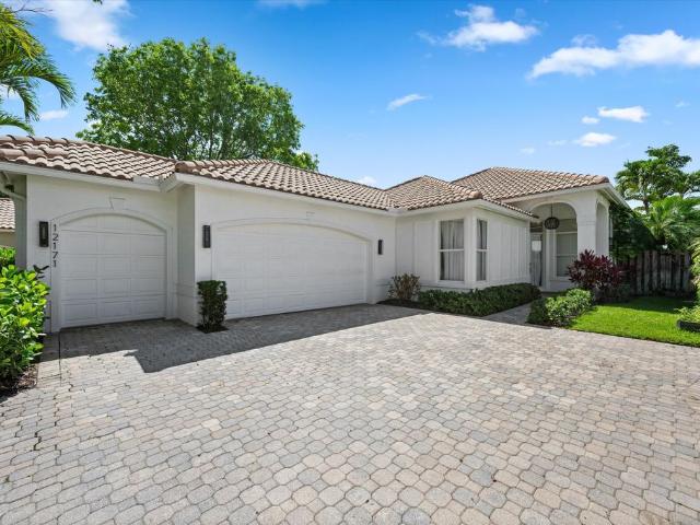 3 bedroom luxury Villa for sale in Wellington, Florida