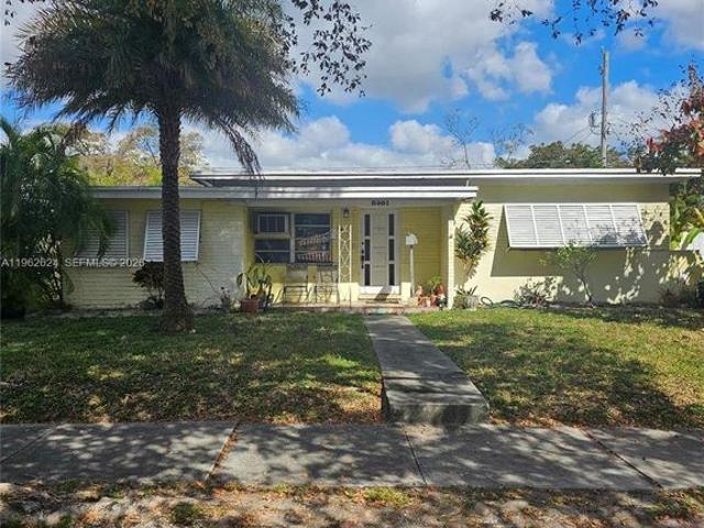 3 bedroom luxury Villa for sale in West Miami, Florida