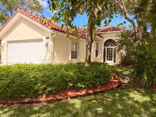 3 bedroom luxury Villa for sale in West Palm Beach, Florida
