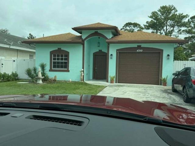 3 bedroom luxury Villa for sale in West Palm Beach, Florida