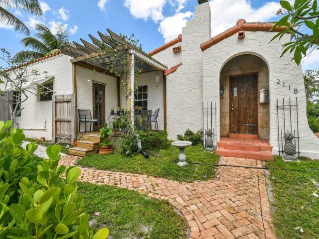3 bedroom luxury Villa for sale in West Palm Beach, Florida