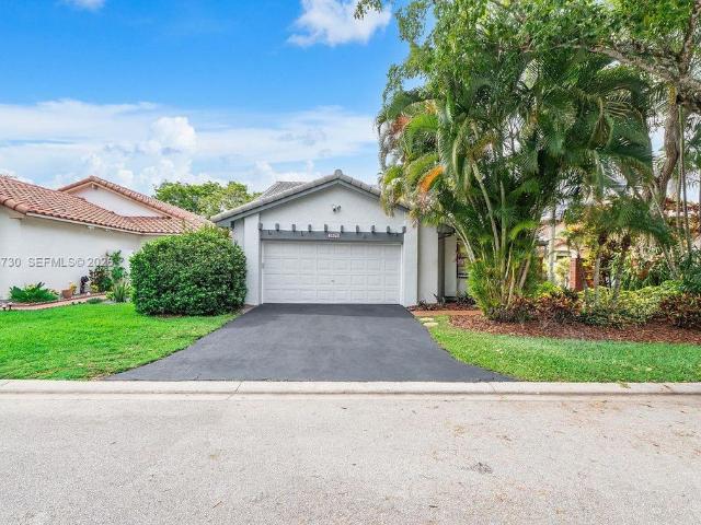 3 bedroom luxury Villa for sale in Weston, Florida