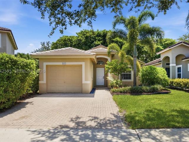 3 bedroom luxury Villa for sale in Weston, Florida